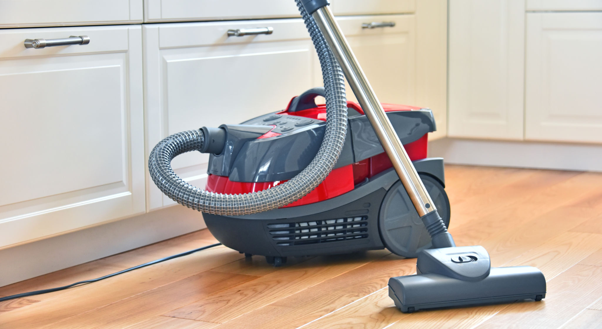 Where is the Best Place to Empty a Canister Vacuum? Easy & Simple Tips