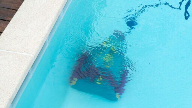 How to Keep a Pool Clean Without a Pump - 6 Best Ways