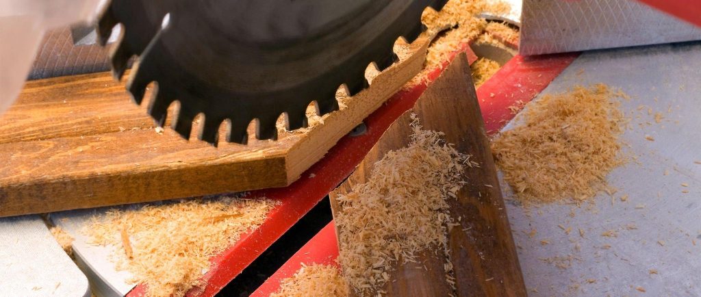 How To Clean Up Sawdust - (The Fast and Easy Way)