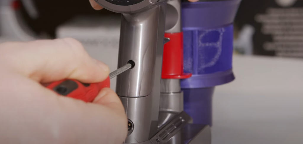 Dyson V6 Flashing Blue Light - Best Ways To Fix It Out